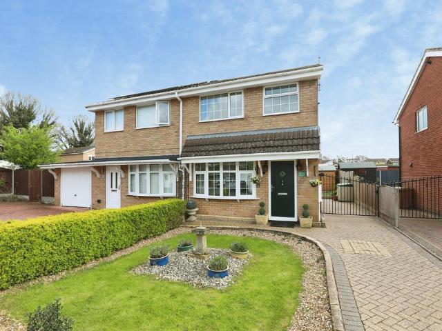 3 bedroom semi detached house for sale