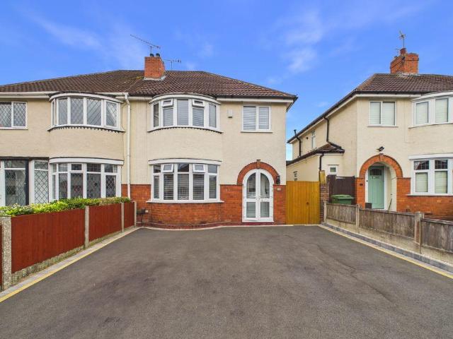 3 bedroom semi detached house for sale
