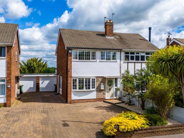 3 bedroom semi detached house for sale
