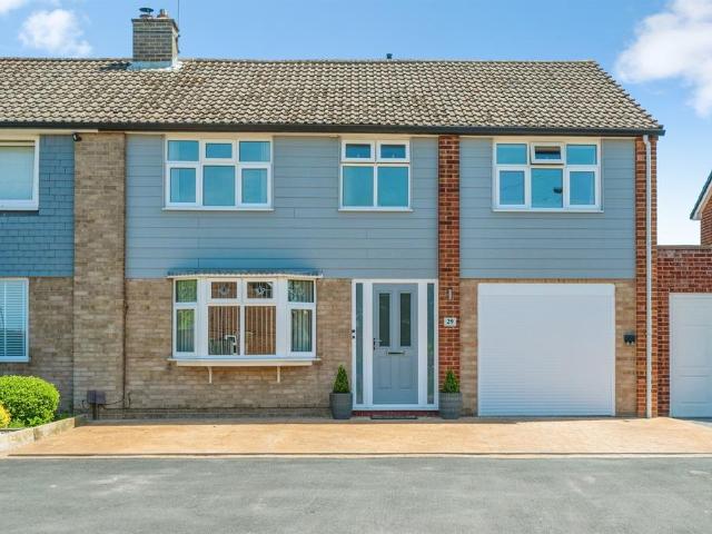 3 bedroom semi detached house for sale