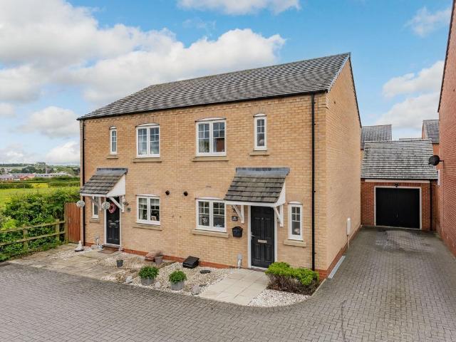 3 bedroom semi detached house for sale