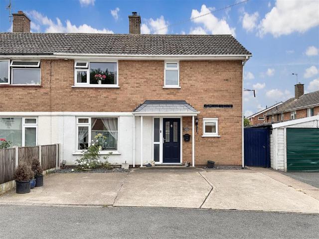 3 bedroom semi detached house for sale