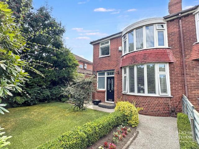 3 bedroom semi detached house for sale