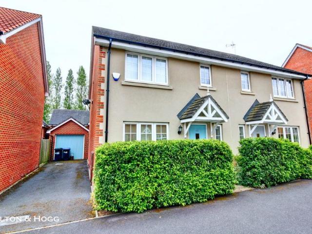 3 bedroom semi detached house for sale
