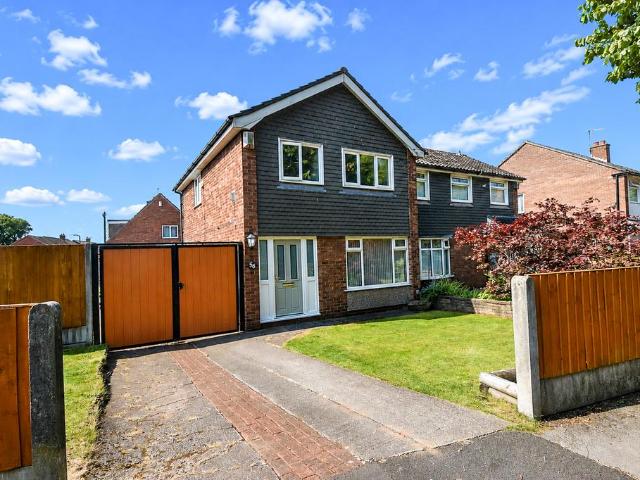 3 bedroom semi detached house for sale