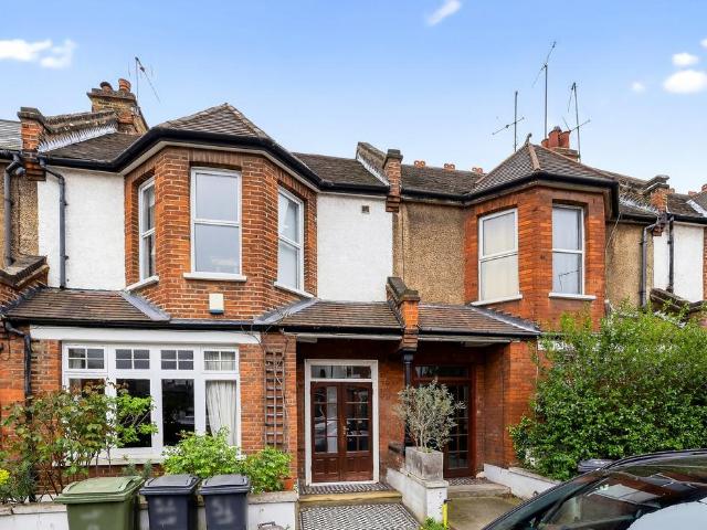 2 bedroom maisonette for sale