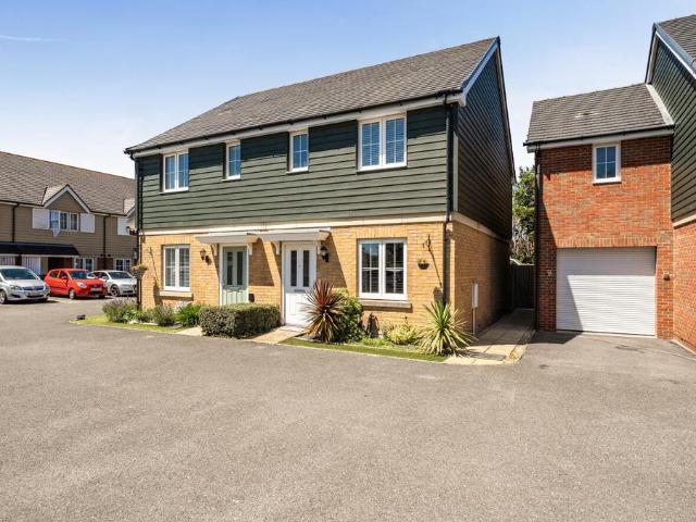 3 bedroom semi detached house for sale
