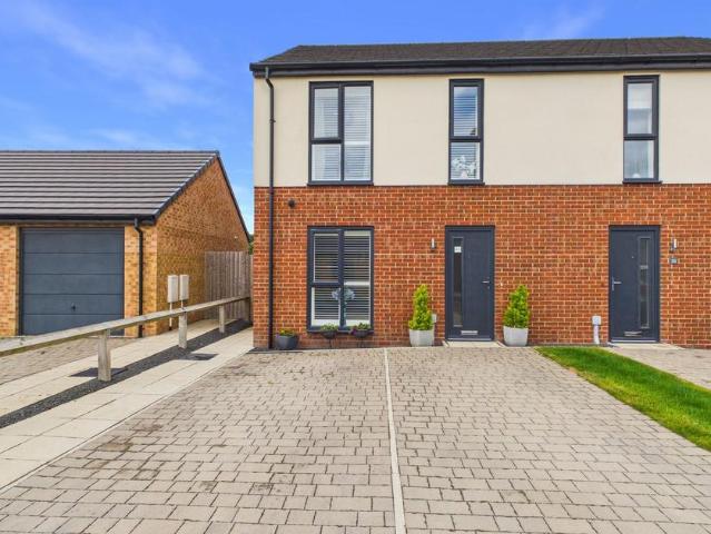 3 bedroom semi detached house for sale