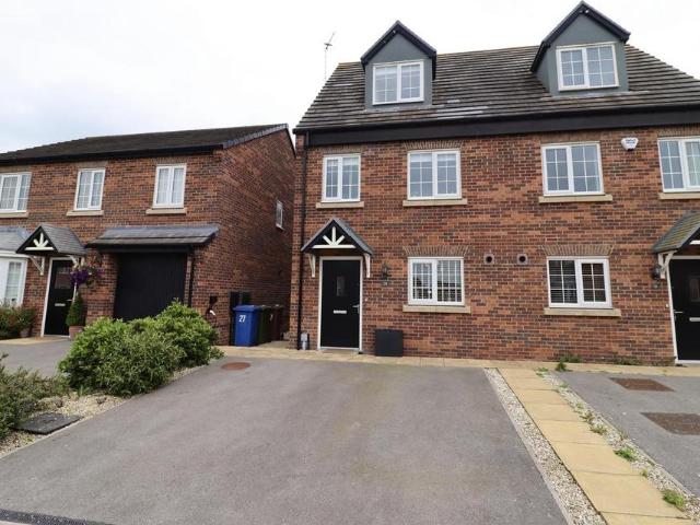 3 bedroom semi detached house for sale