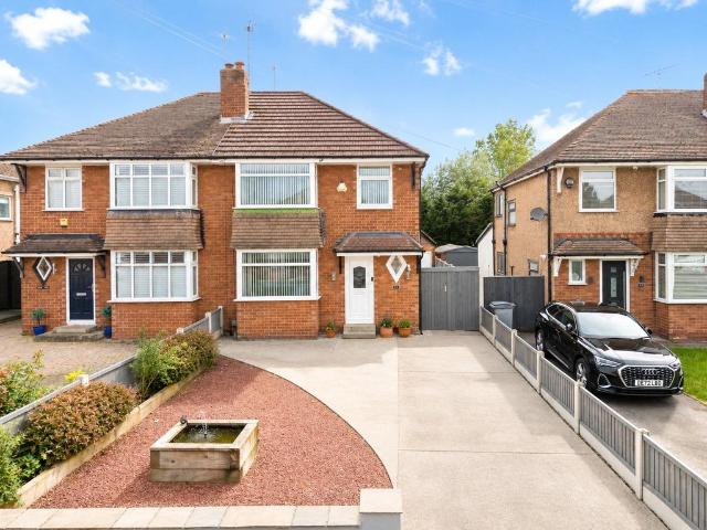 3 bedroom semi detached house for sale