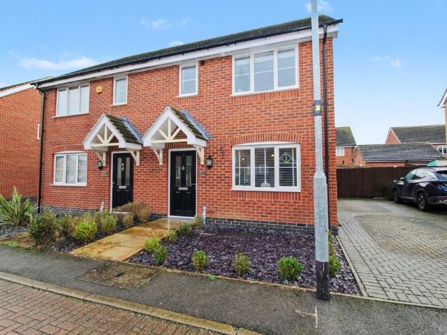 3 bedroom semi detached house for sale