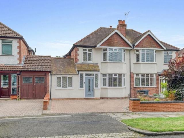 3 bedroom semi detached house for sale