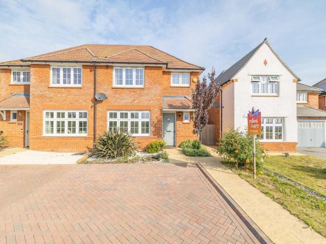 3 bedroom semi detached house for sale
