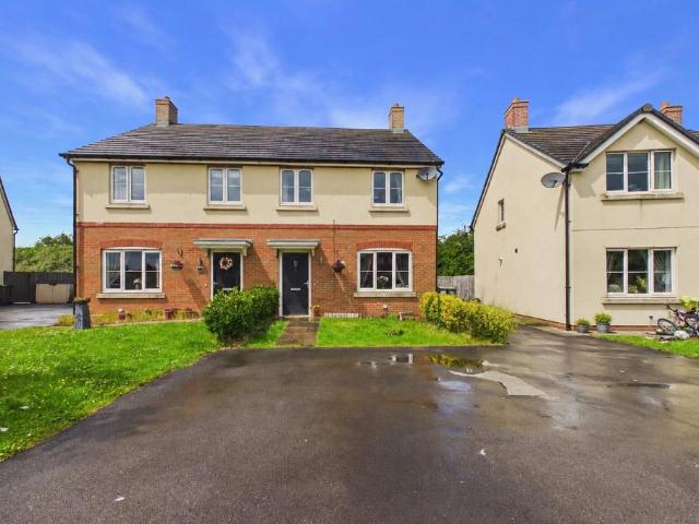 3 bedroom semi detached house for sale