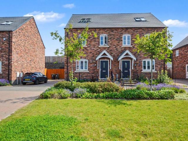 3 bedroom semi detached house for sale