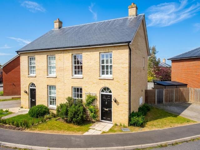 3 bedroom semi detached house for sale