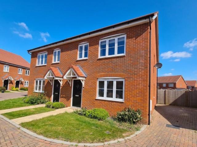 3 bedroom semi detached house for sale