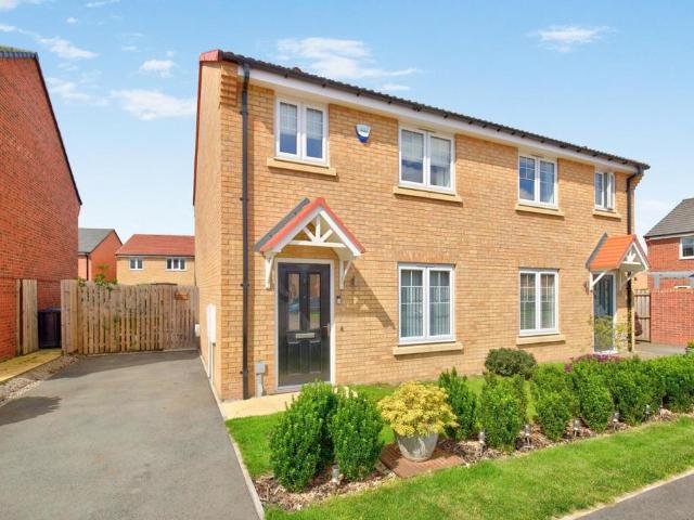3 bedroom semi detached house for sale