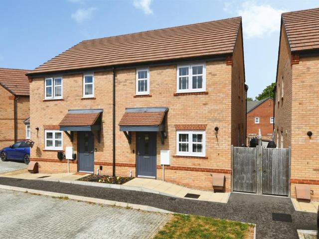 3 bedroom semi detached house for sale