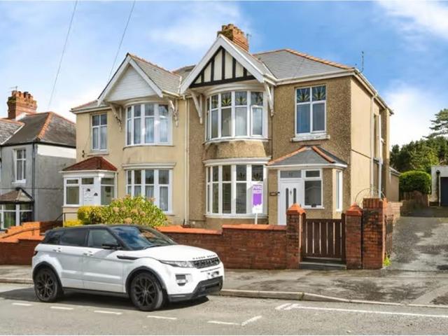 3 bedroom semi detached house for sale