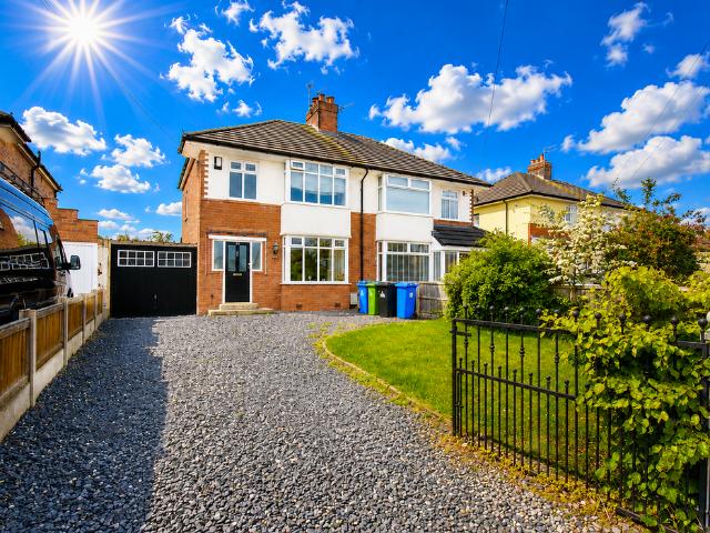 3 bedroom semi detached house for sale