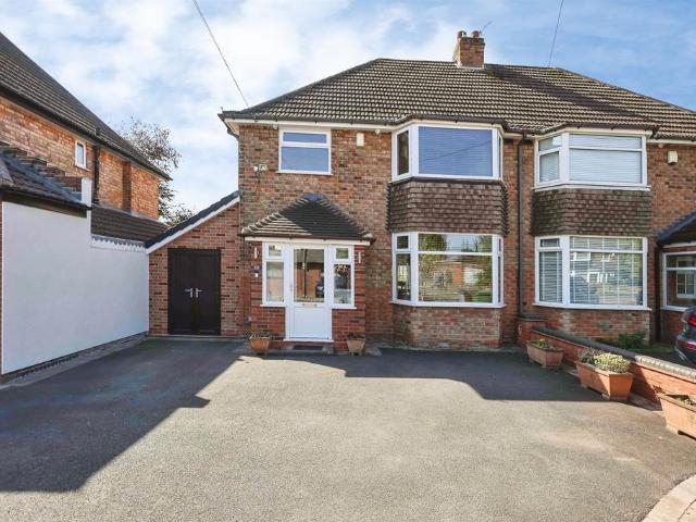 3 bedroom semi detached house for sale