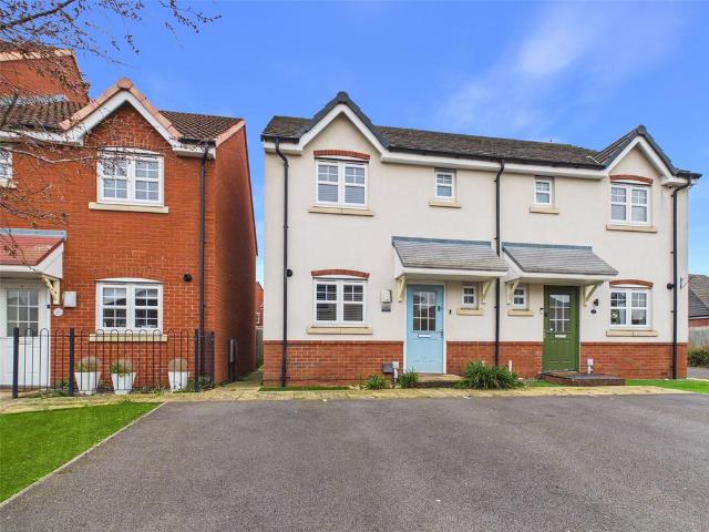 3 bedroom semi detached house for sale