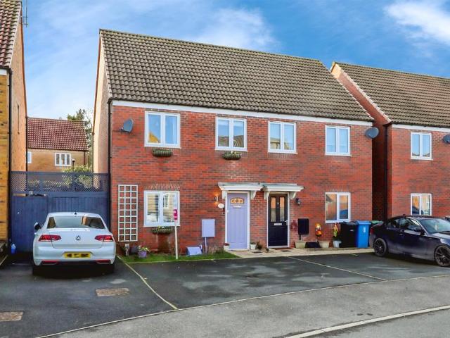3 bedroom semi detached house for sale