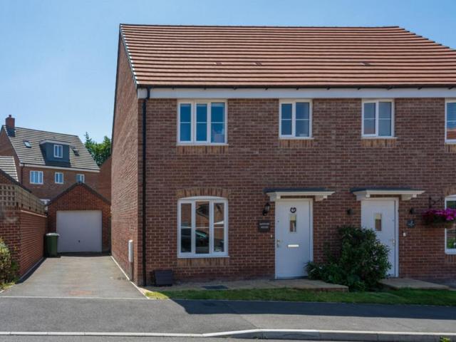 3 bedroom semi detached house for sale