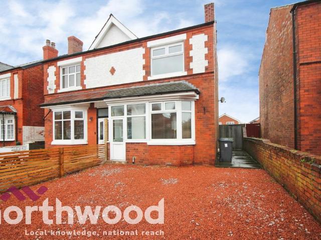 3 bedroom semi detached house for sale