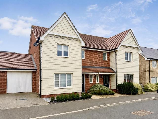 3 bedroom semi detached house for sale