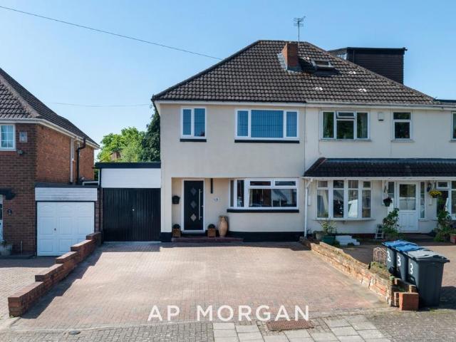 3 bedroom semi detached house for sale