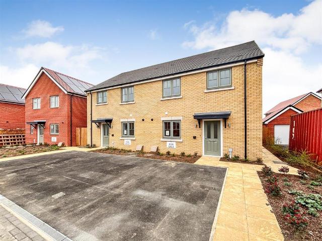 3 bedroom semi detached house for sale