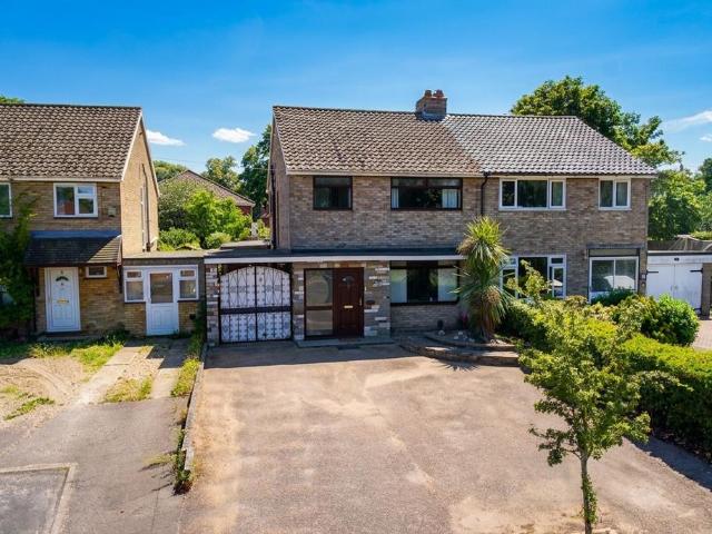 3 bedroom semi detached house for sale