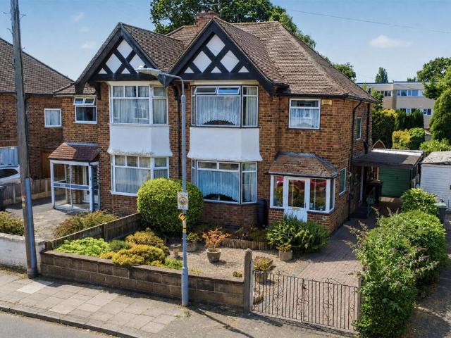 3 bedroom semi detached house for sale