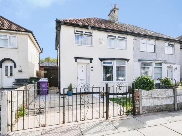 3 bedroom semi detached house for sale