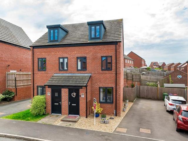3 bedroom semi detached house for sale