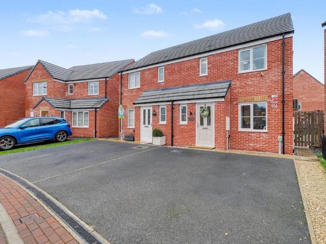 3 bedroom semi detached house for sale