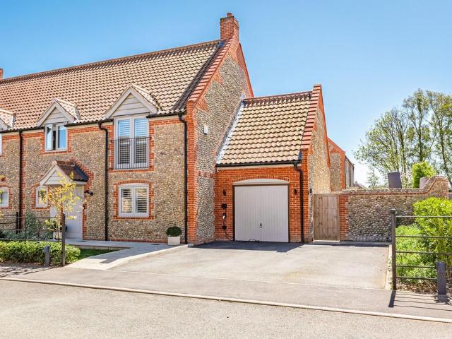 4 bedroom semi detached house for sale