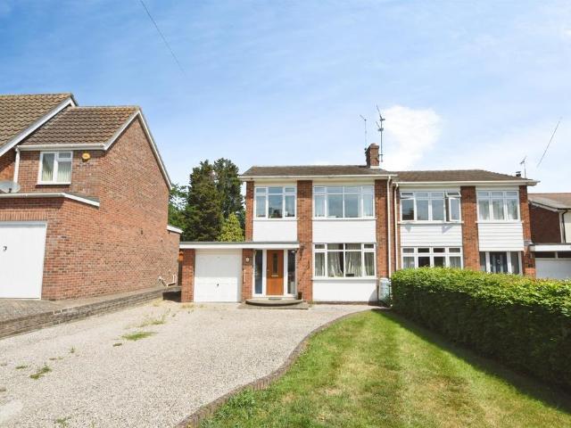 3 bedroom semi detached house for sale