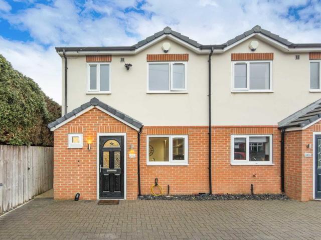 3 bedroom semi detached house for sale