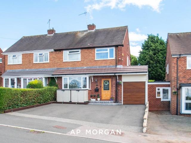 3 bedroom semi detached house for sale