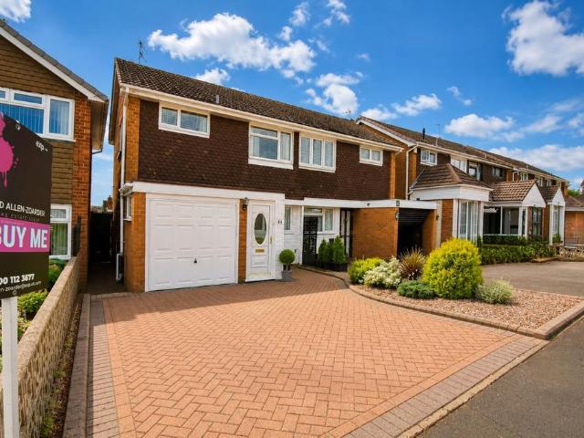 3 bedroom semi detached house for sale