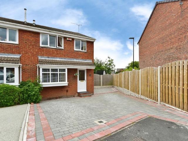 3 bedroom semi detached house for sale