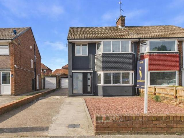 3 bedroom semi detached house for sale