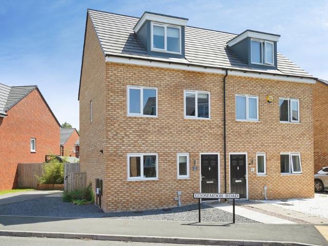 3 bedroom semi detached house for sale