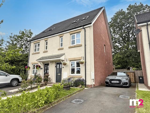 3 bedroom semi detached house for sale