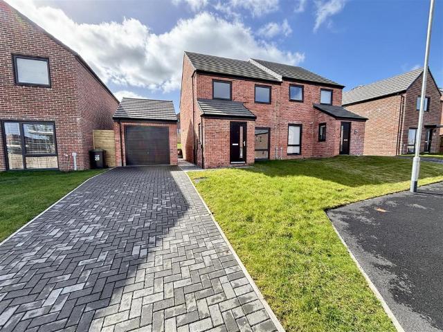 3 bedroom semi detached house for sale