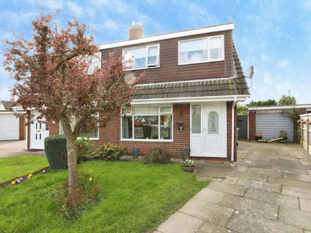 3 bedroom semi detached house for sale
