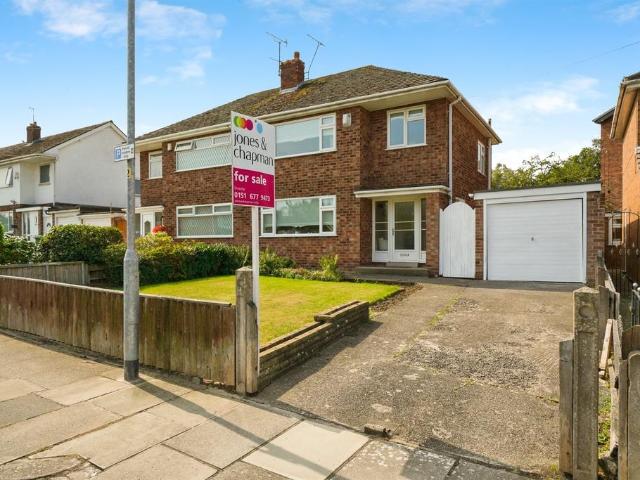 3 bedroom semi detached house for sale